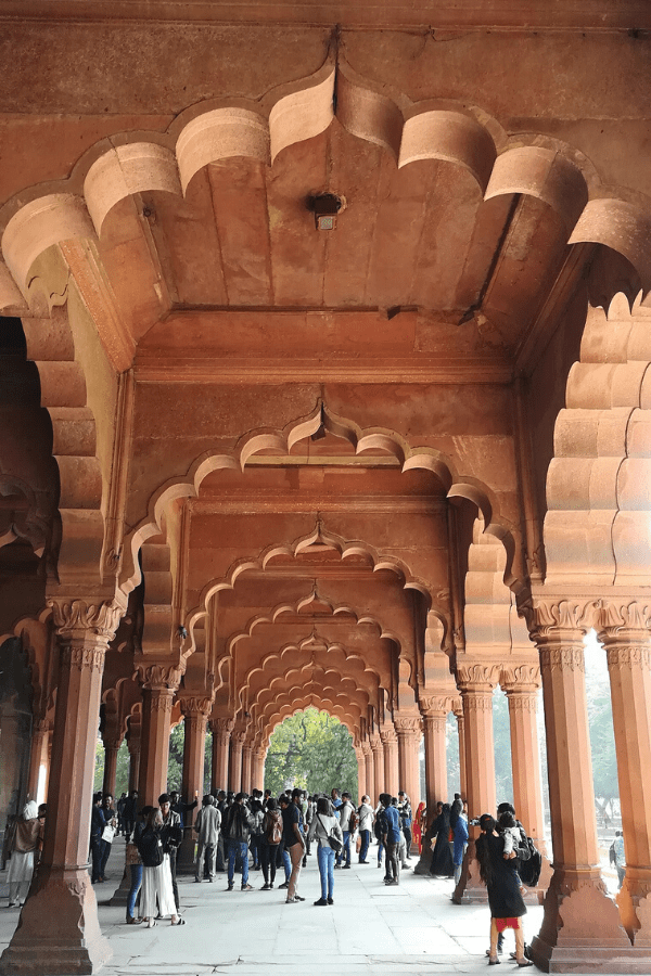 Why is Red Fort famous and why you should not miss to visit it? - Richa Deo